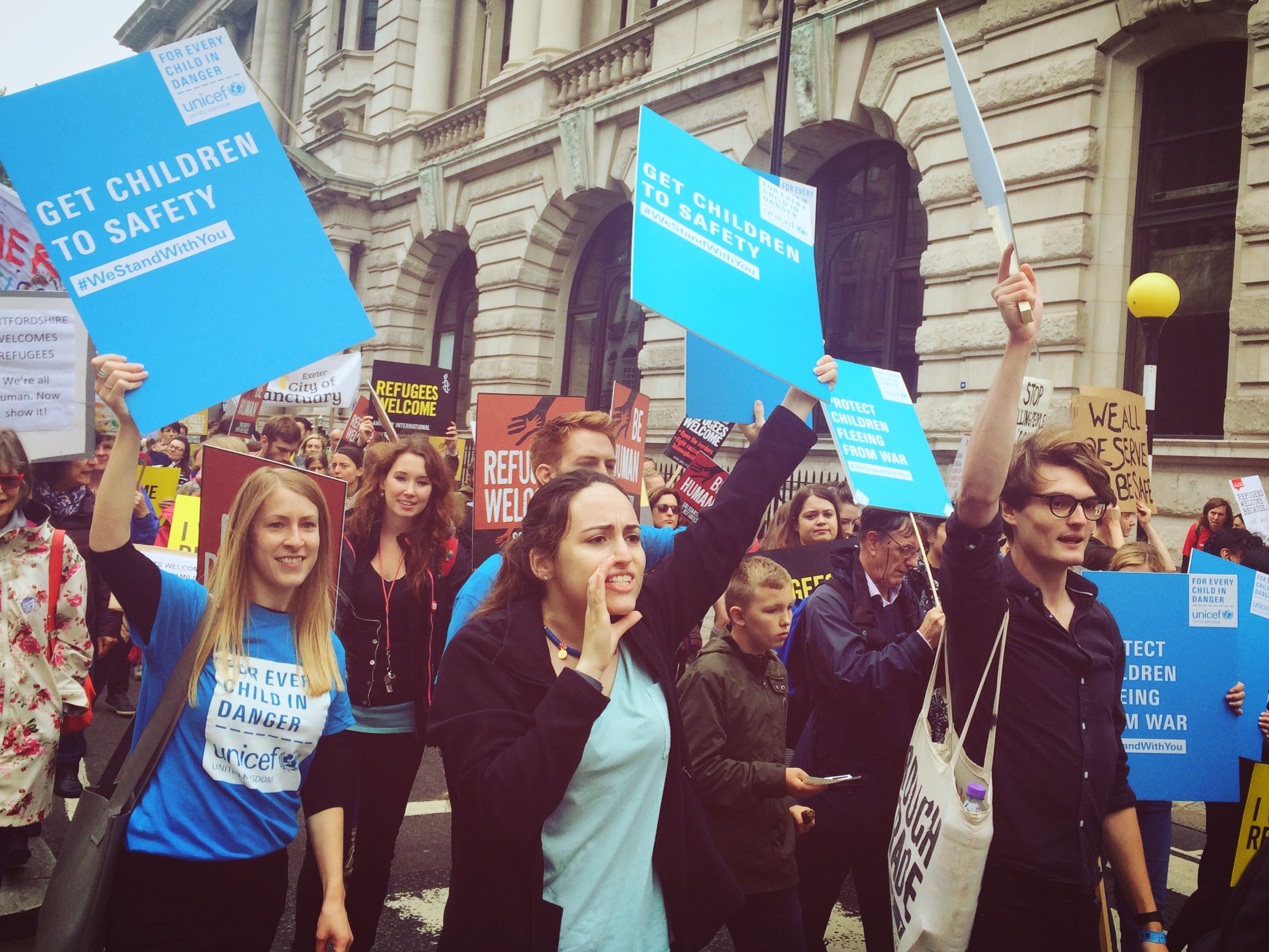 Campaign with us to protect children's rights - Help defend children ...