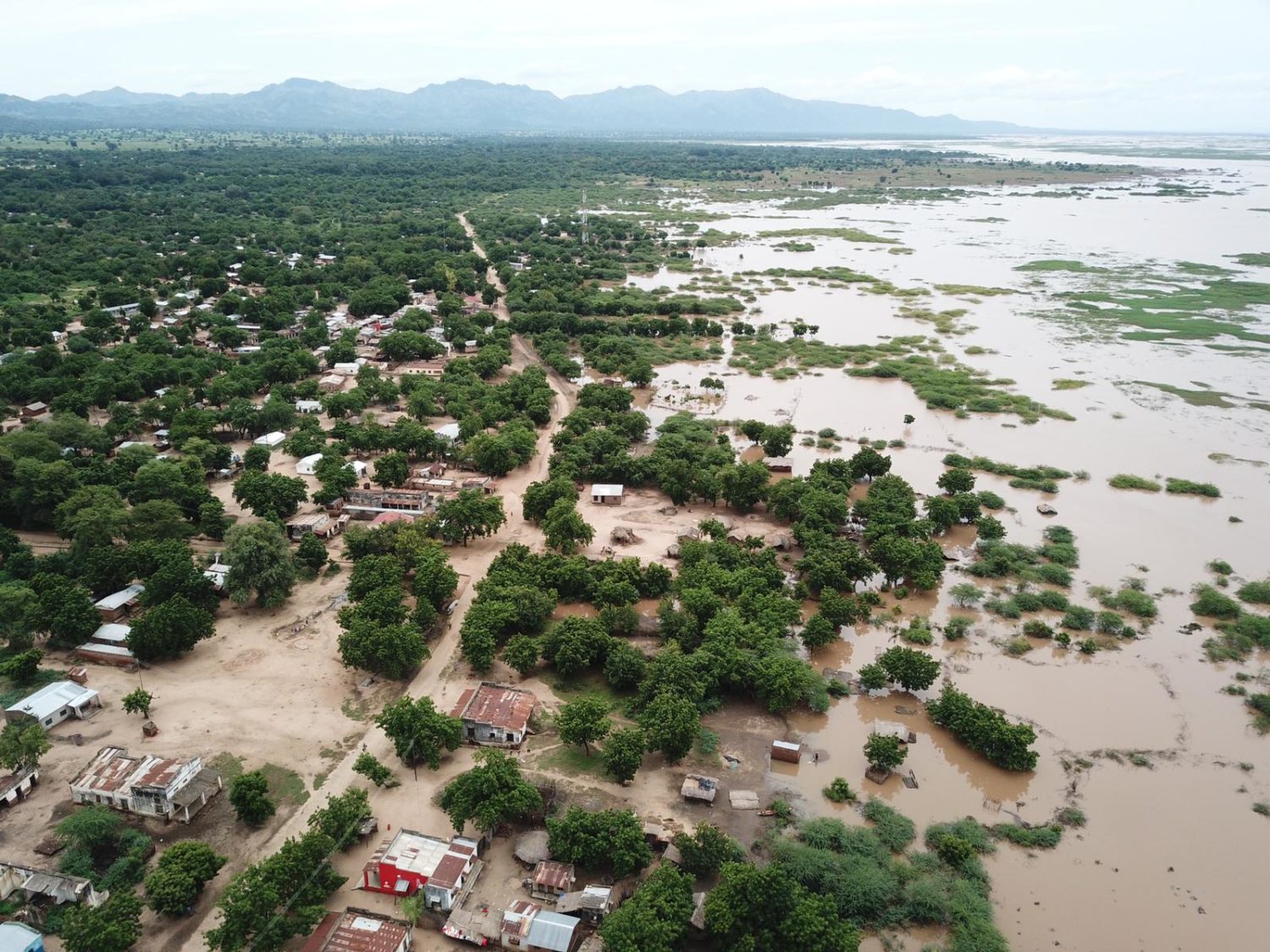 Cyclone Idai: Live-saving water supply for children and families ...